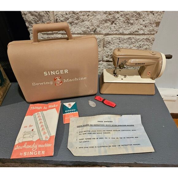 Singer | Other | Vintage Childs Singer Sewhandy Model 4k Machine Case ...